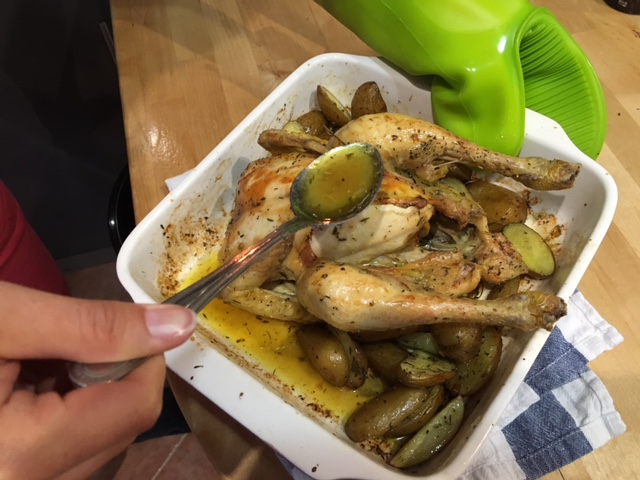 poulet rôti arrosé avec le jus de cuisson – Happy Healthy Simply